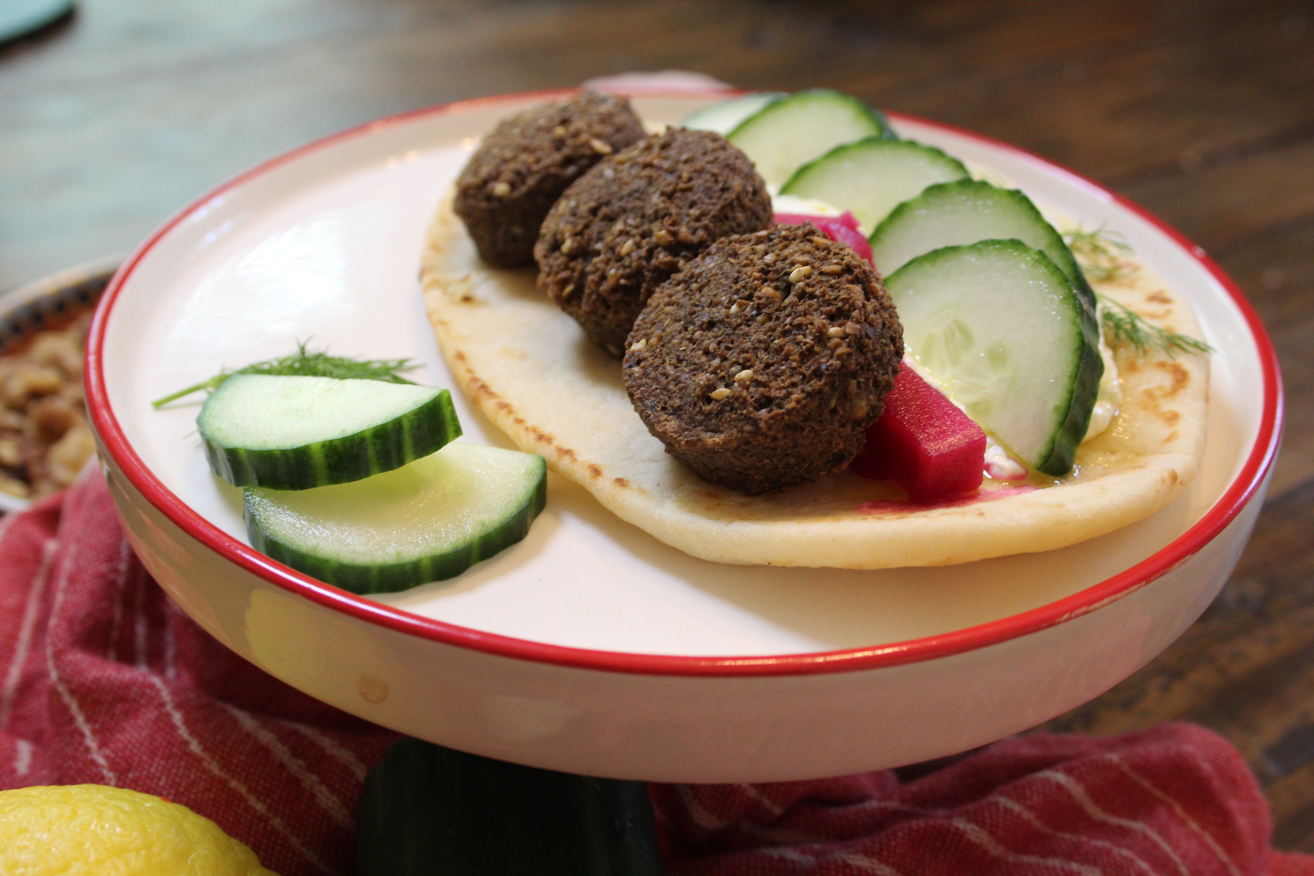 Recipe: Za'atar Falafel Mini Naan Wraps – Afia